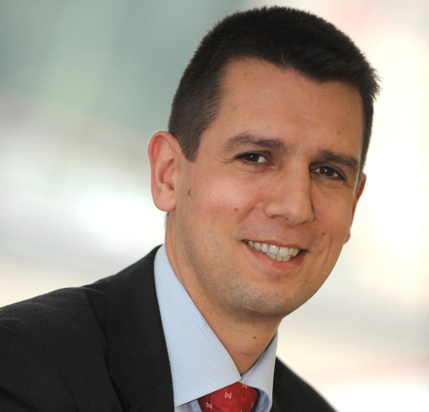 Christophe Mandon, nuevo director general de las marcas Peugeot ...